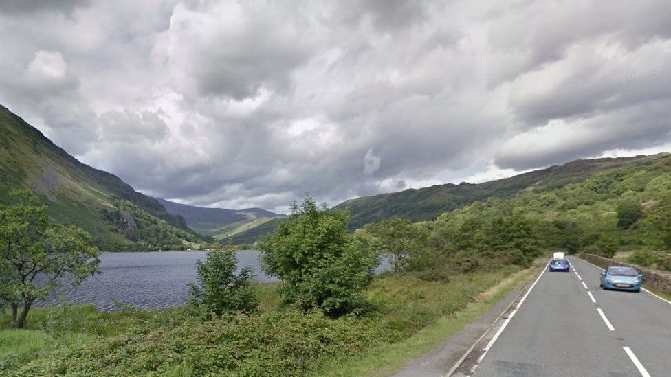 Missing Stephen John Sharples named as crash victim - BBC News