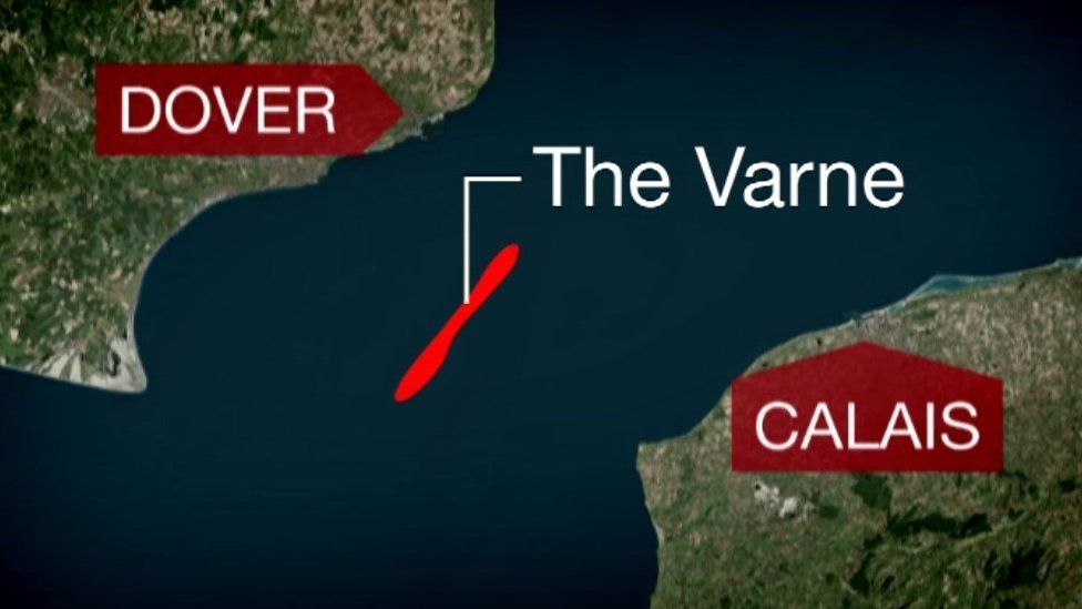 Migrants rescued from sandbank off Kent coast - BBC News