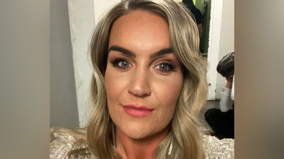 Tipton singer Amy Lou Smith considers offers after BGT final - BBC News