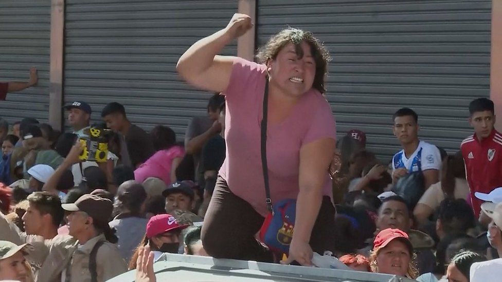 Argentina: Tens of thousands march against Javier Milei's cuts - BBC News