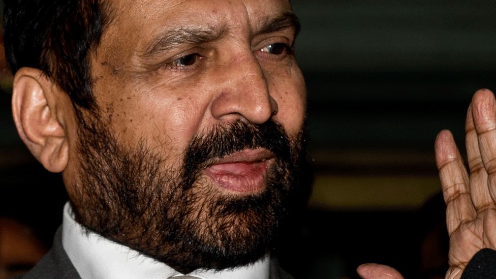 Indian Olympic body stirs storm over Suresh Kalmadi role - BBC News