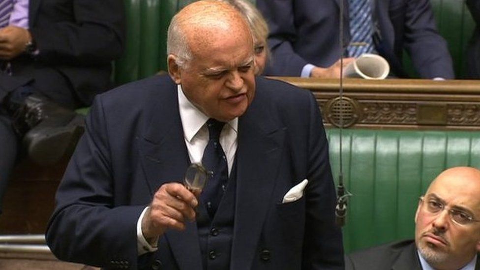 Former Conservative MP Sir Peter Tapsell dies aged 88 - BBC News