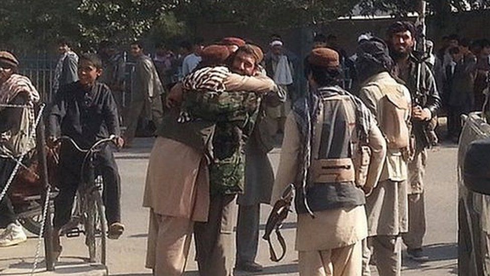 The man who survived a Taliban roadblock - BBC News