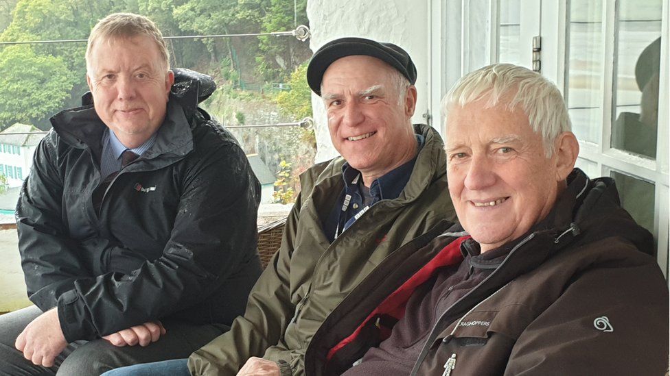 Y Beatles a'r bwthyn ym Mhortmeirion - BBC Cymru Fyw