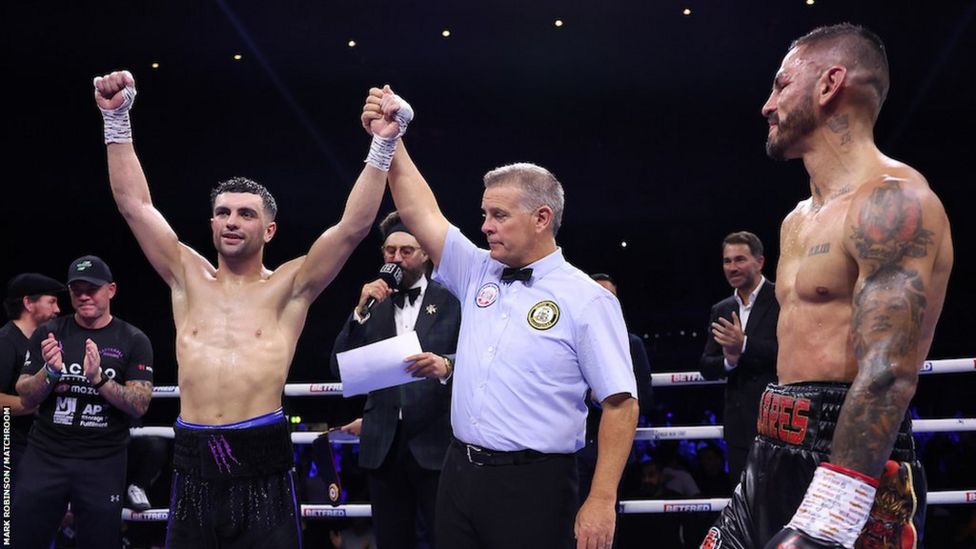Jack Catterall v Jorge Linares: British light-welterweight eases to ...