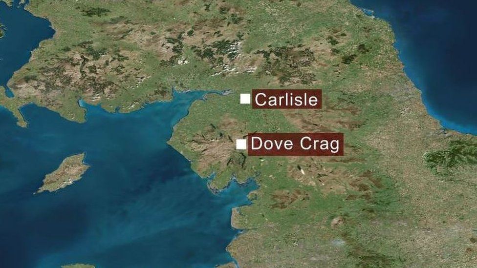 Walker dies in 500ft Lake District fall - BBC News