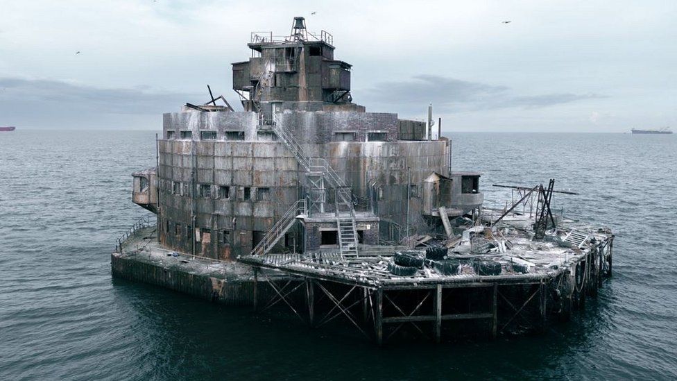 WW1 Bull Sand Fort in Humber sold for nearly £500k at auction - BBC News