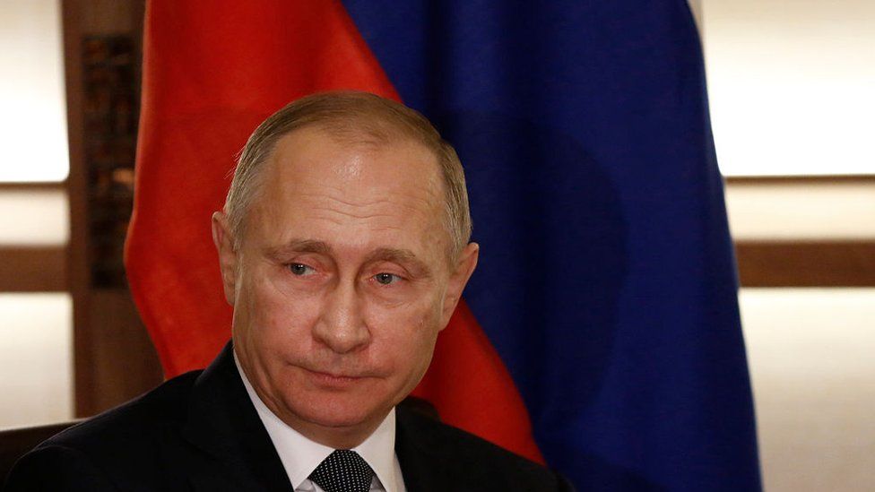 White House Supports Claim Putin Directed Us Election Hack Bbc News