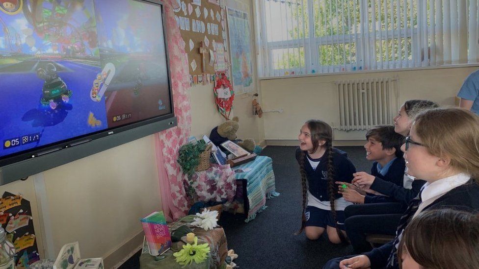 Gaming: Would you like having an e-sports tournament at school! - BBC ...