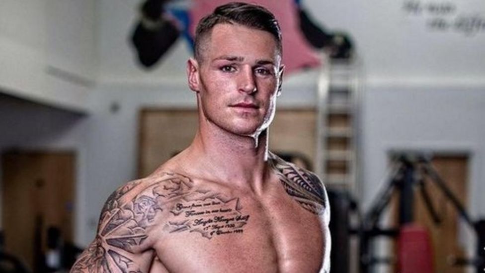'Wearing a stoma bag is part of my life and it is a great one' - BBC News