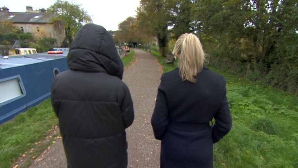 Police in Bath 'not doing enough' to stop violent gang - BBC News