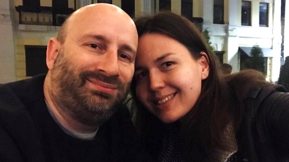 Ukraine: Journalist who fled to UK praises 'amazing' reception - BBC News