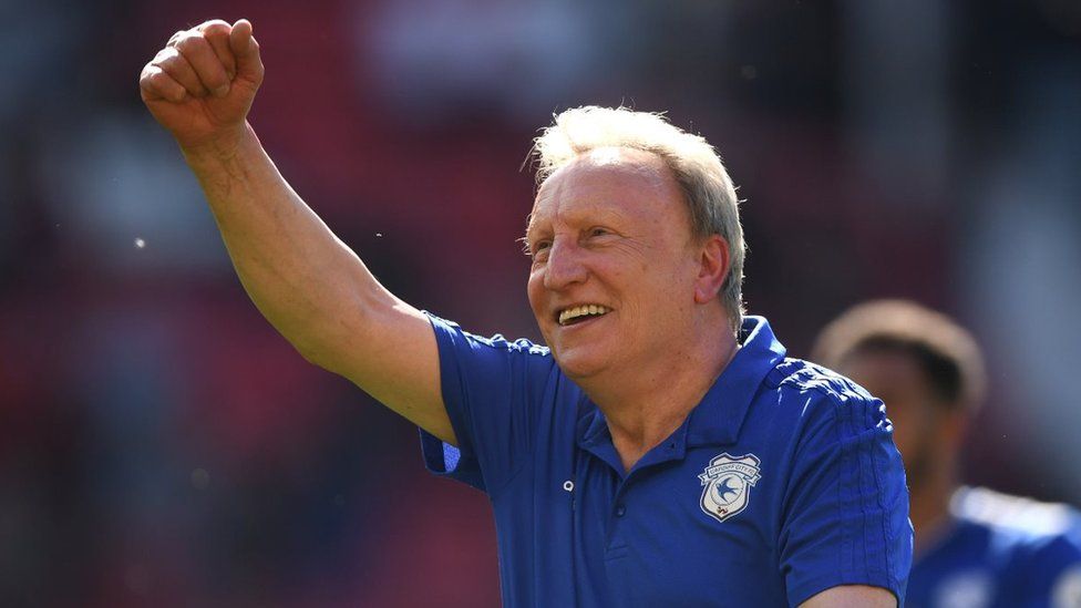 Neil Warnock i barhau fel rheolwr Caerdydd y tymor nesaf - BBC Cymru Fyw