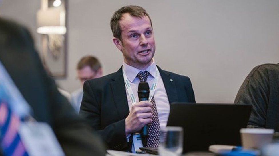 West Midlands Police Federation question's force's rejoin scheme - BBC News