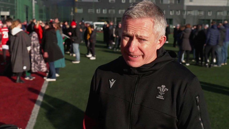 Tîm rygbi dan-18 Cymru yn serennu yn erbyn Yr Alban - BBC Cymru Fyw