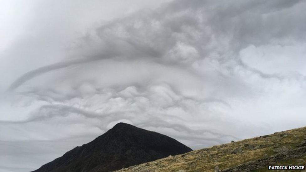 New cloud type spotted over Snowdonia - BBC Weather