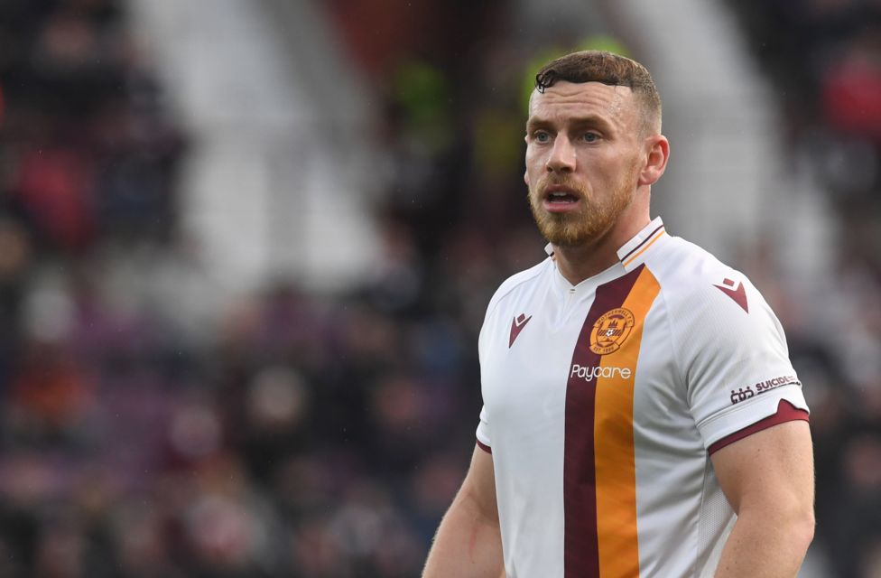 Shields departs on loan - BBC Sport