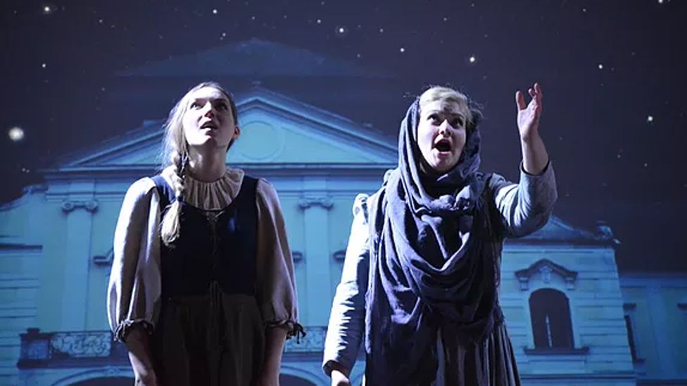 British child prodigy's Cinderella opera thrills Vienna - BBC News