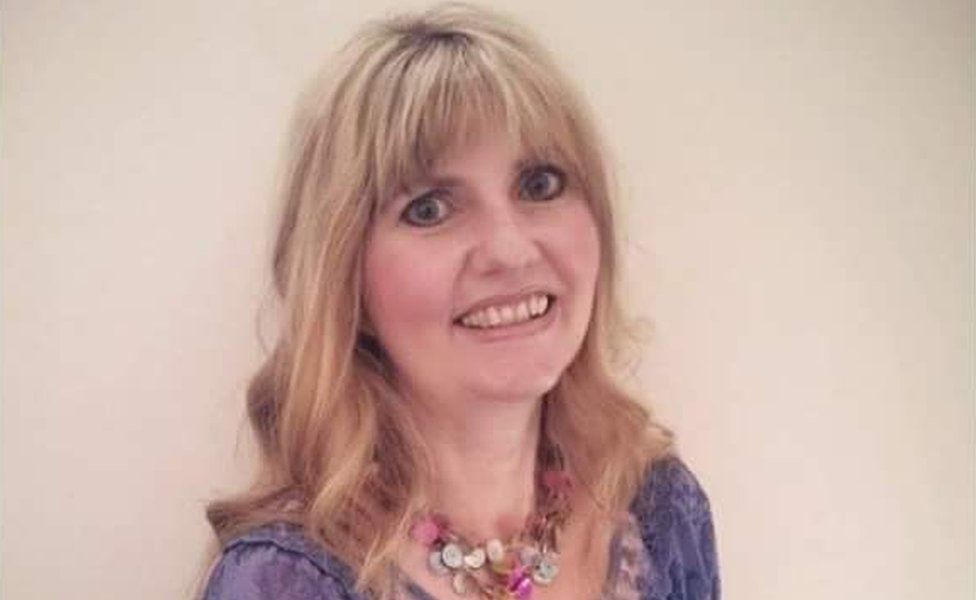 'I'm not drunk, I've got Parkinson's' - BBC News