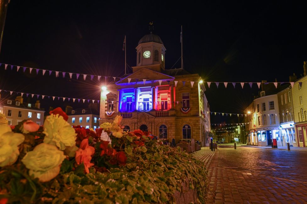 Landmark Borders locations get the blues - BBC News