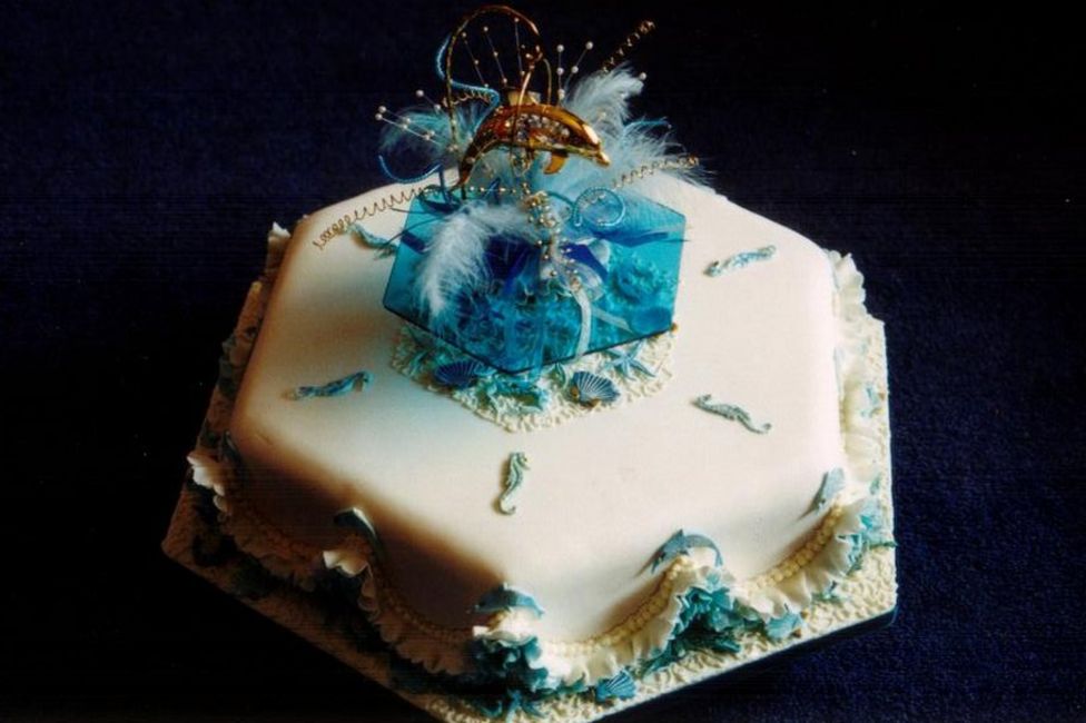 GBBO inspires baking, icing and piping - BBC News