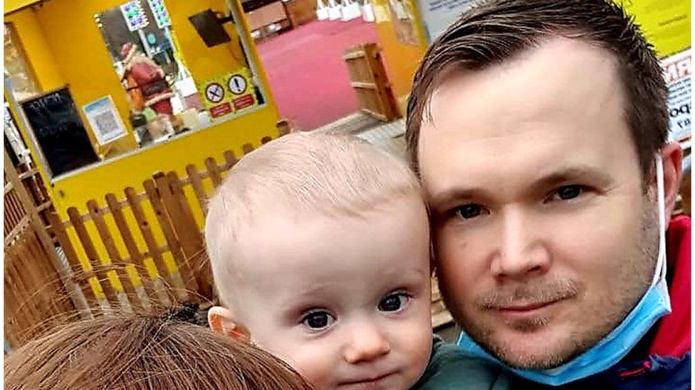 Frant crash: Tributes after father and son die - BBC News