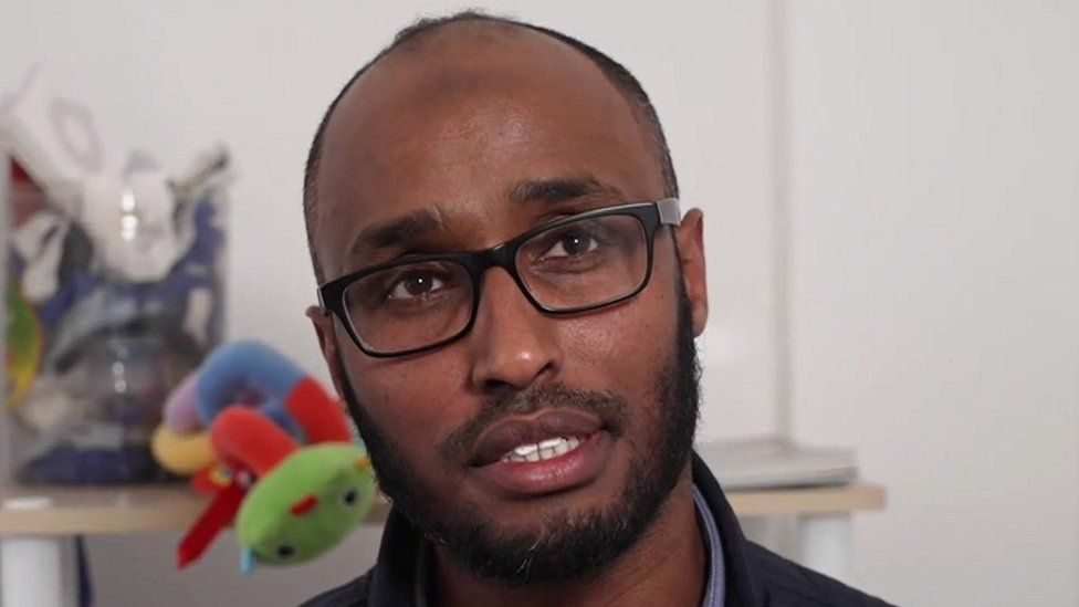 Liverpool schools: The parents tackling admission policies - BBC News