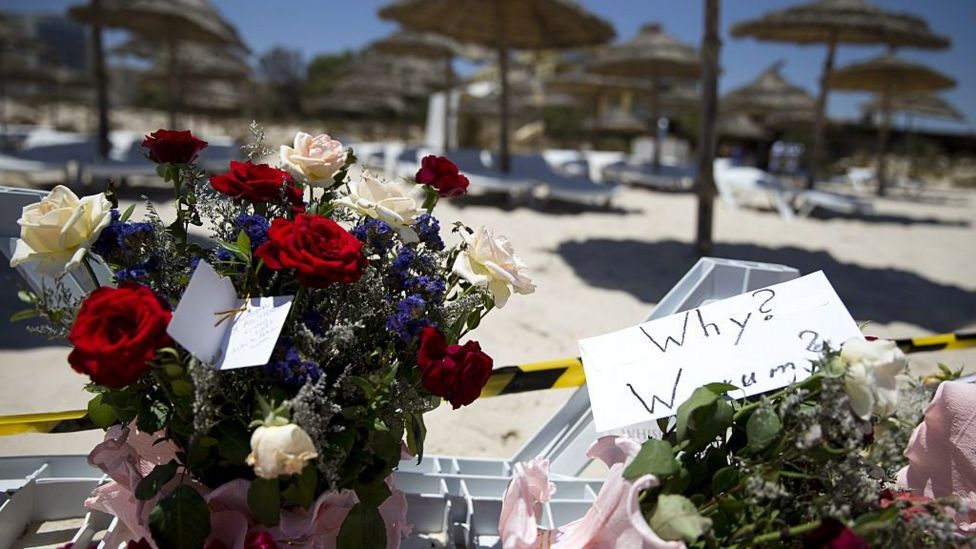 Tunisia attacks: Militants jailed over 2015 terror - BBC News
