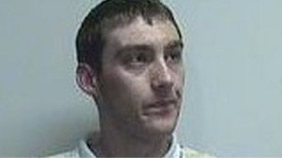 Two men admit shopkeeper machete attack in Edinburgh - BBC News