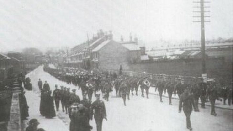 Memorial to victims of WW1 gunpowder blast 'upgraded' - BBC News