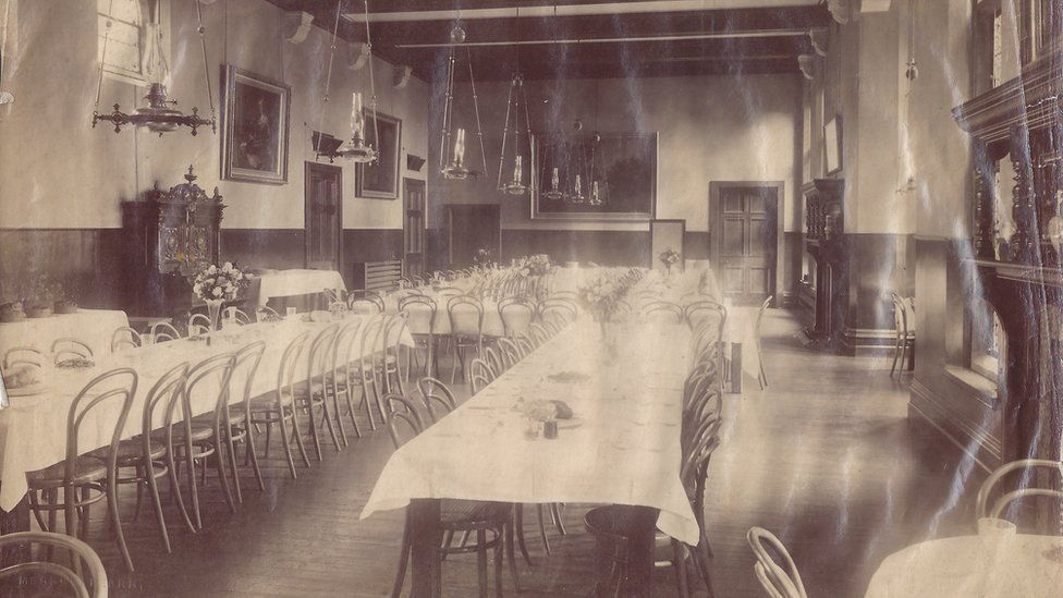 Sago pudding tops 1900 Cambridge college menus - BBC News