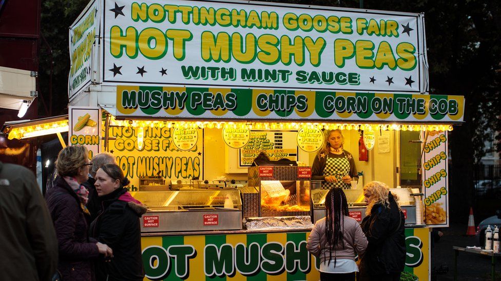 Nottingham Goose Fair to return for 10 days - BBC News