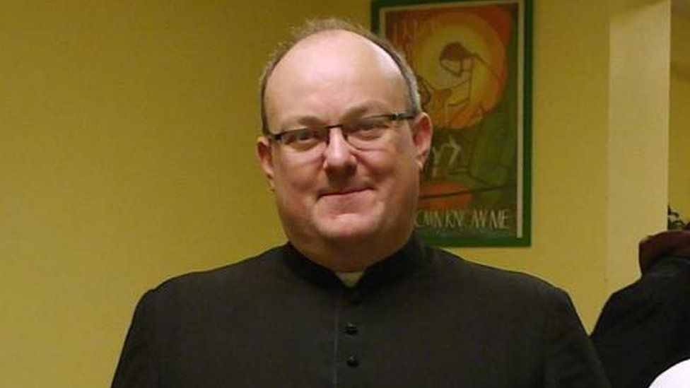 Priest and parishioners pelted with eggs outside Fife church - BBC News