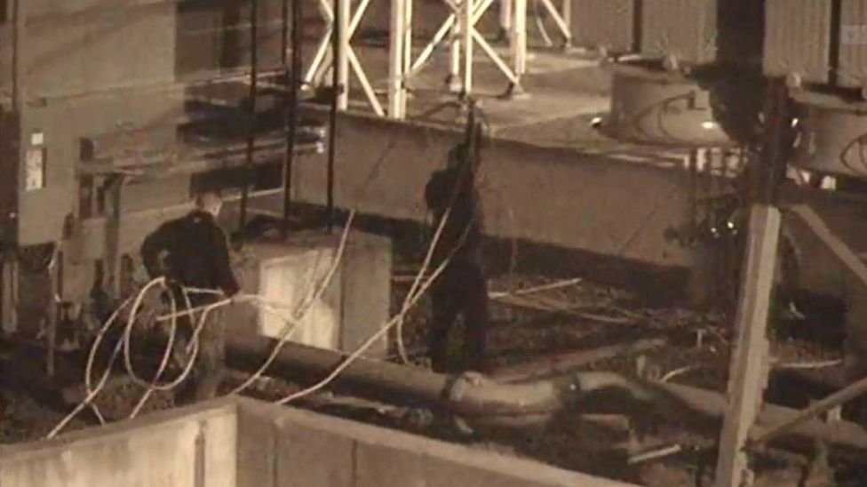 Heritage experts join police for metal theft crackdown - BBC News