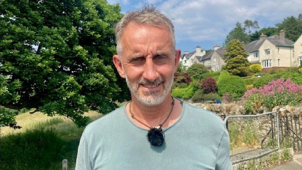 Gwynedd: Gofyn am ganiatâd cynllunio i droi tŷ yn ail gartref - BBC ...