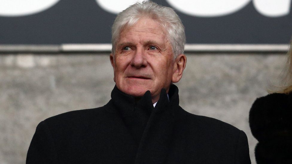 Alan Ball: 1966 World Cup winner's medal and cap to be sold - BBC News