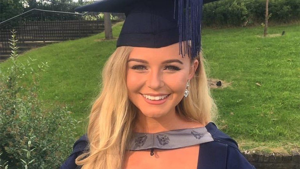 Coronavirus: NI students graduate early to join the front line - BBC News