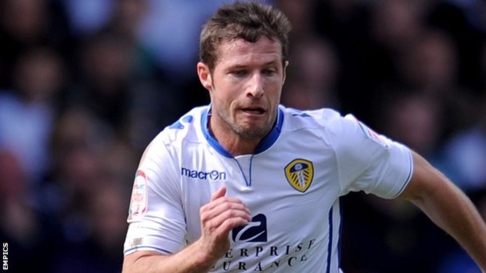David Norris: Former Yeovil midfielder joins Blackpool - BBC Sport