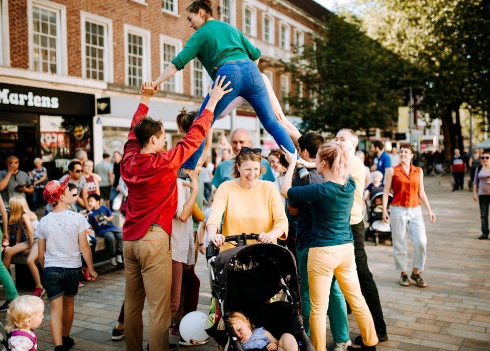 Feast marks Hull Freedom Festival's final day - BBC News