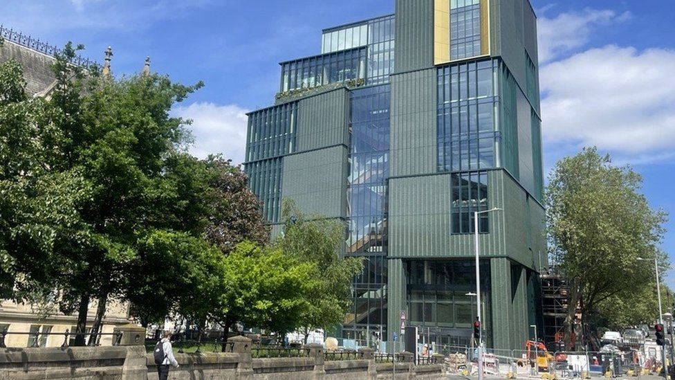 Nottingham university invests £1.3m in 'Mandalorian' film tech - BBC News