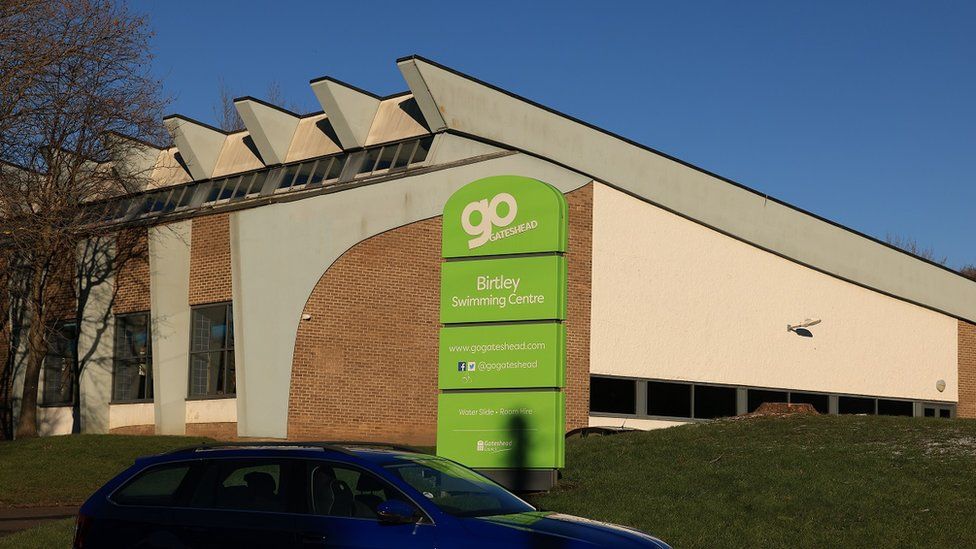 Gateshead leisure centre closures agreed by council - BBC News
