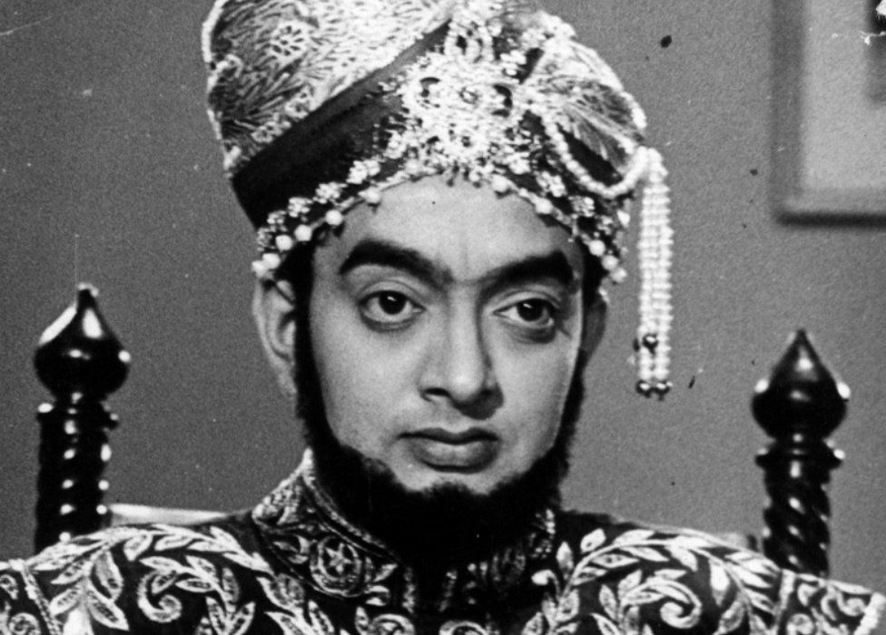 India satirist Cho Ramaswamy dies - BBC News