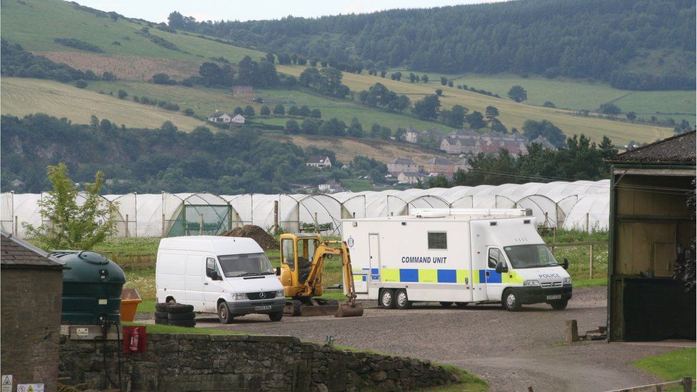 Perthshire caravan fire death 'not suspicious' - BBC News