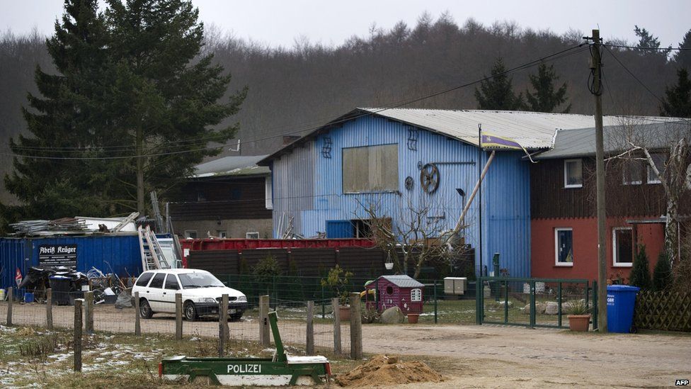 Anti-Nazi couple's barn burned down in eastern Germany - BBC News
