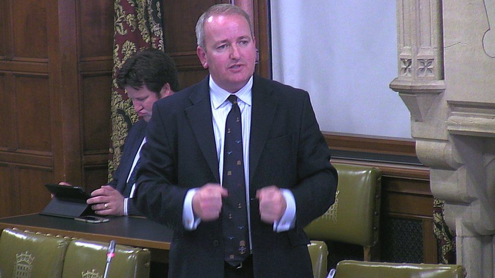 MP targets wooden floors and mobiles in war on 'urban din' - BBC News