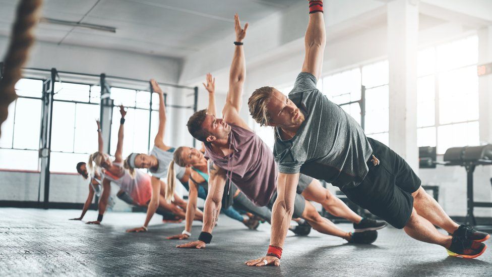 Citizens Advice: Think carefully about gym membership - BBC News