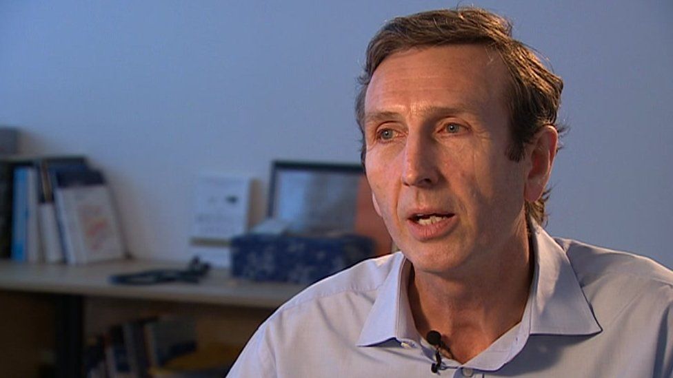 Addenbrooke's Hospital chief executive Keith McNeil resigns - BBC News