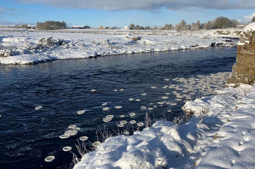 In pictures: Snowy Scotland - BBC News