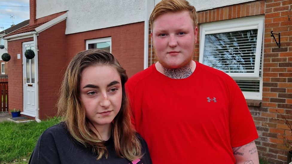 Merthyr explosion: Teen saw boyfriend go up in flames - BBC News