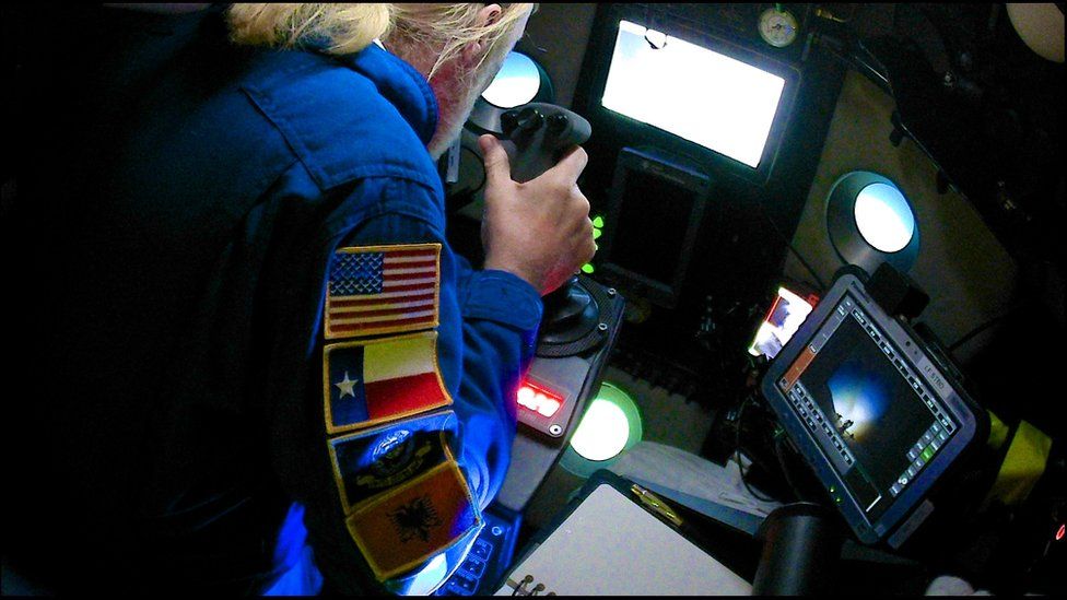 Victor Vescovo becomes first to dive deepest parts of the world's ...